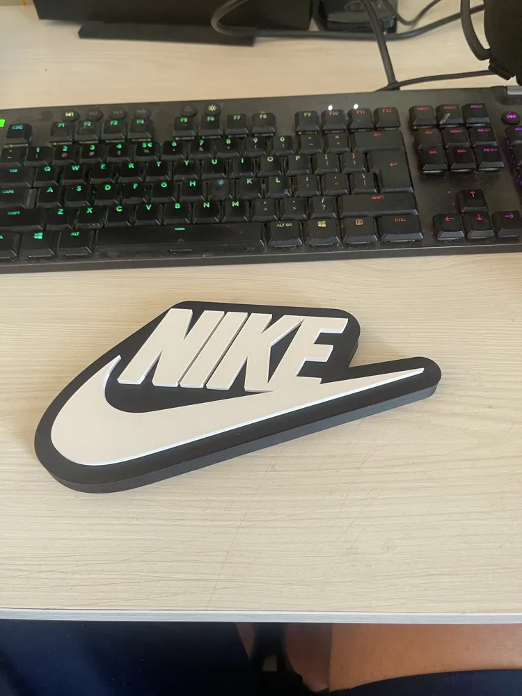 Logotipo de Nike con forma - Modelo de impresión 3D gratuito - MakerWorld