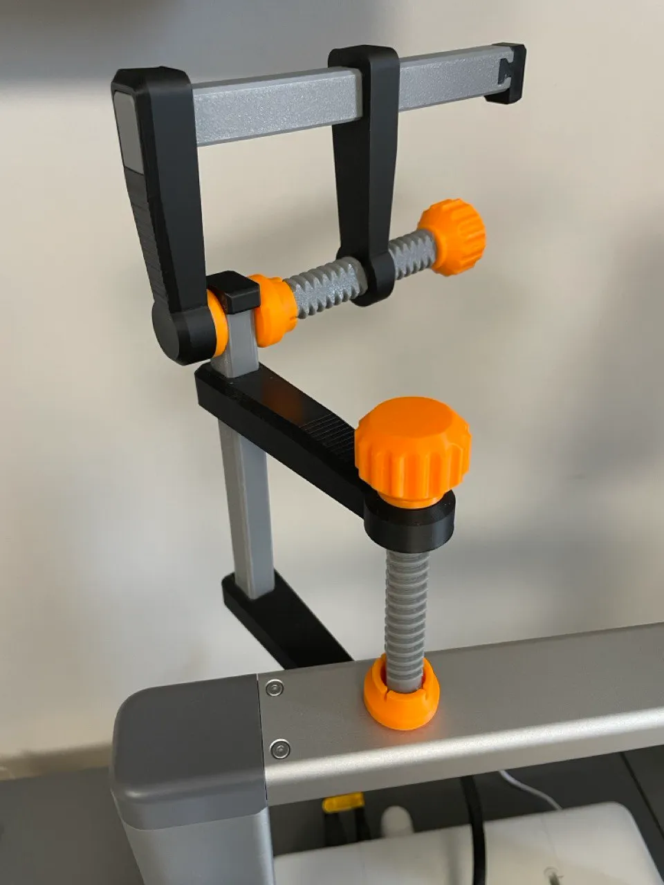 adjustable clamp - Free 3D Print Model - MakerWorld