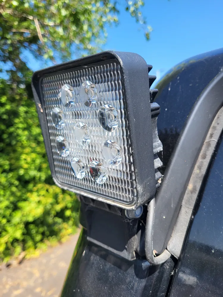 Discovery 2 Rear Spotlight Bracket Mount by Kevin Beer MakerWorld ...