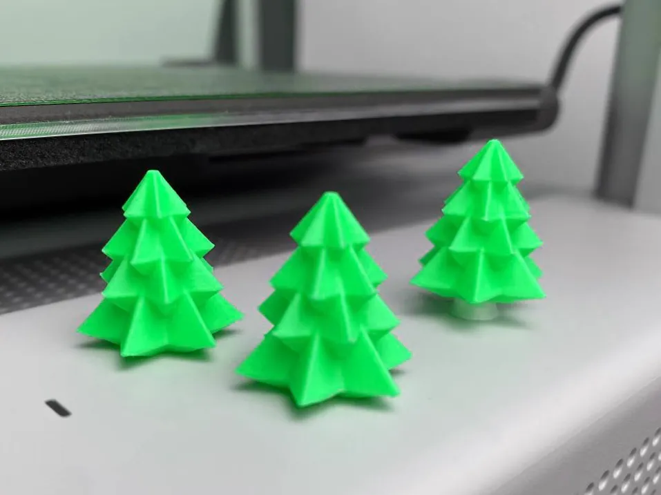 Tiny Christmas Tree - Scalable 3mm - ∞ by pilim MakerWorld: Download ...