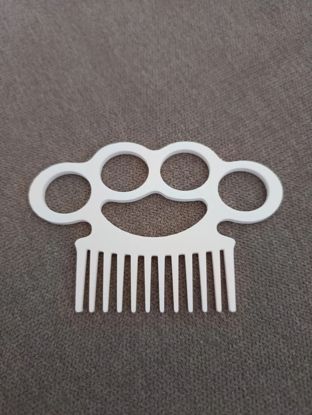 Knuckle Duster Beard Comb by Deadlisins - MakerWorld