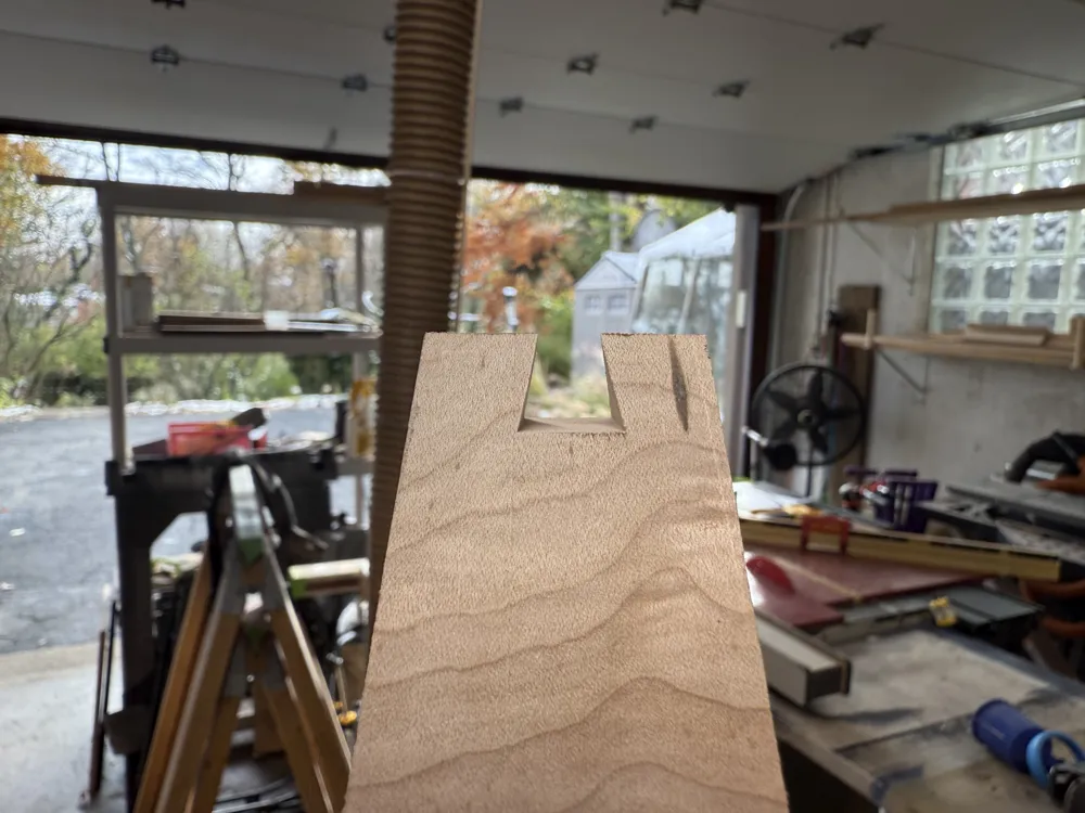 Corner spline jig for Bosch router table - Free 3D Print Model - MakerWorld