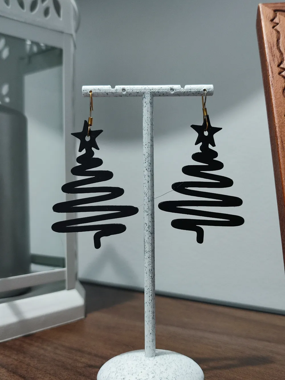 Continuous Line Fir Earrings by Layered Art 3D MakerWorld: Download ...