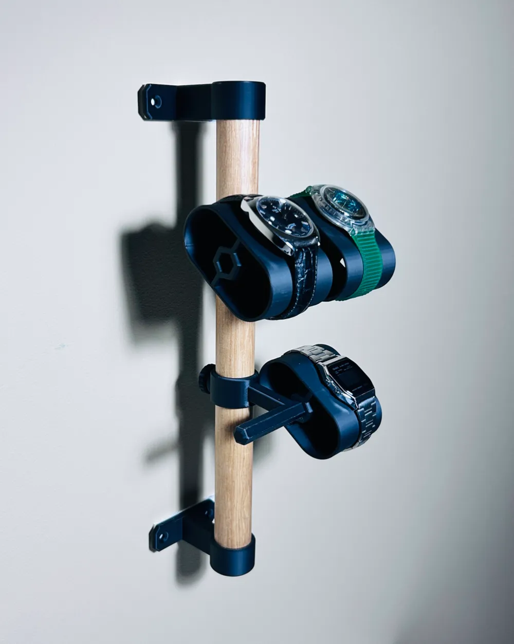 Wall stand for watches by Hobitibob - MakerWorld