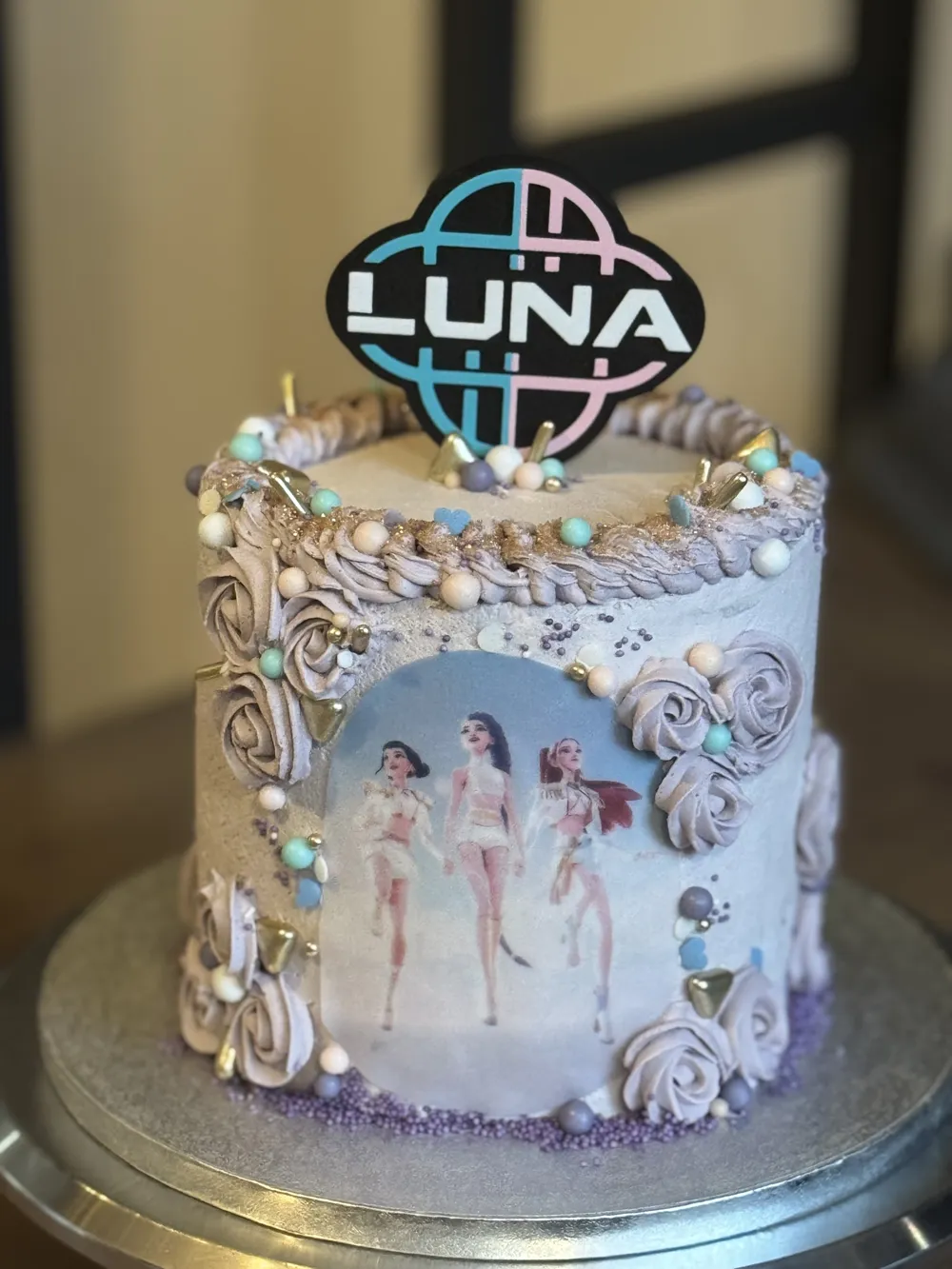 Huntr/x Kpop demon hunter topper cake - Free 3D Print Model - MakerWorld