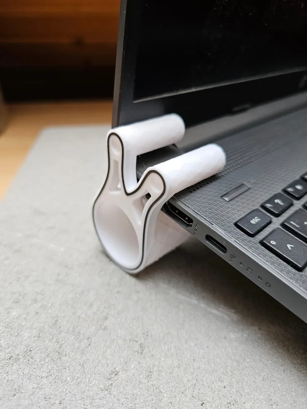Laptop Riser with Design Inlays by Oxaspa MakerWorld: Download Free 3D ...