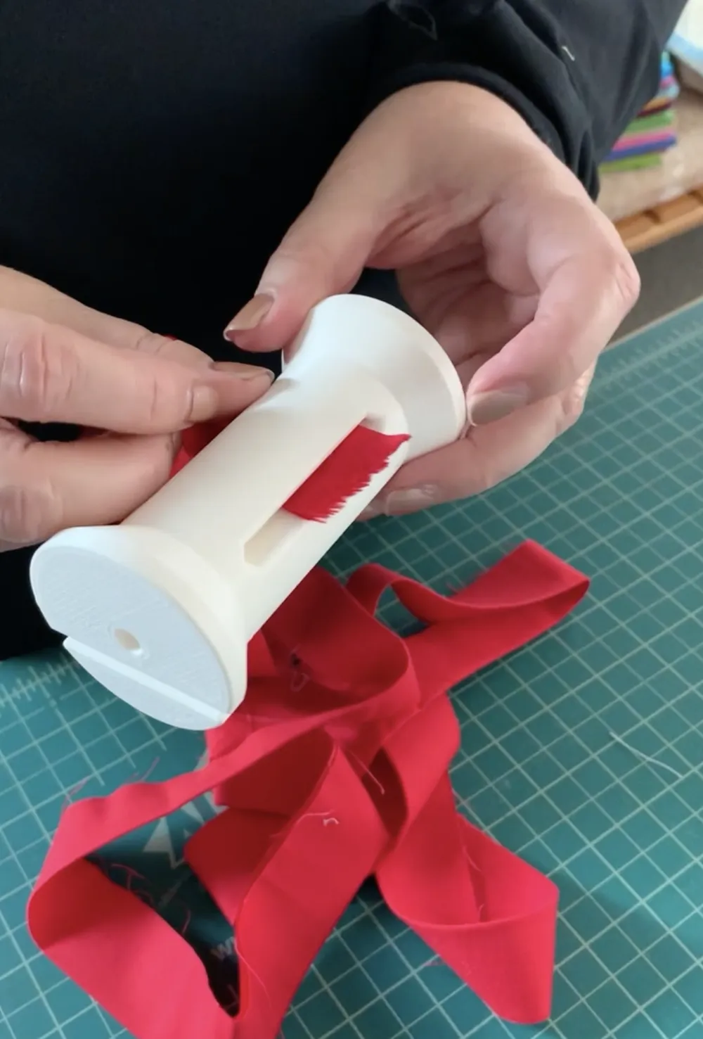 Quilt Binding Spool (parametric) - Free 3D Print Model - MakerWorld