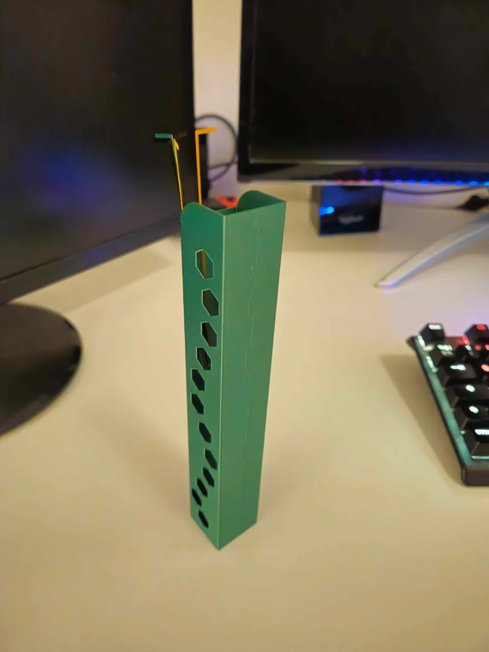 Purge Line Holder by auToeXeCc - MakerWorld
