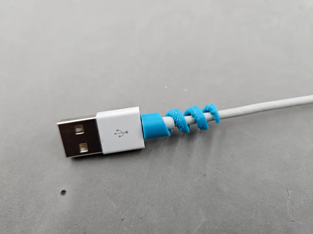 CABLE PROTECTOR - USB AND LIGHTNING by Darren 3d print MakerWorld ...