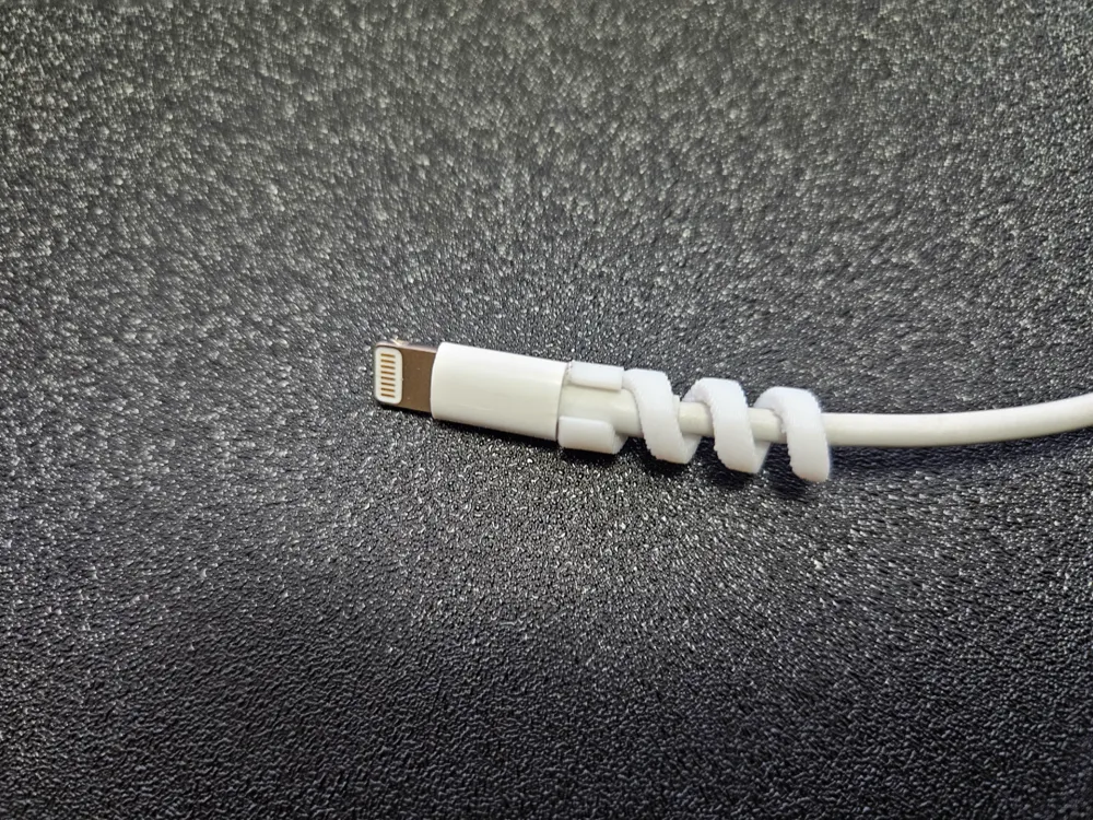 CABLE PROTECTOR - USB AND LIGHTNING by Darren 3d print MakerWorld ...