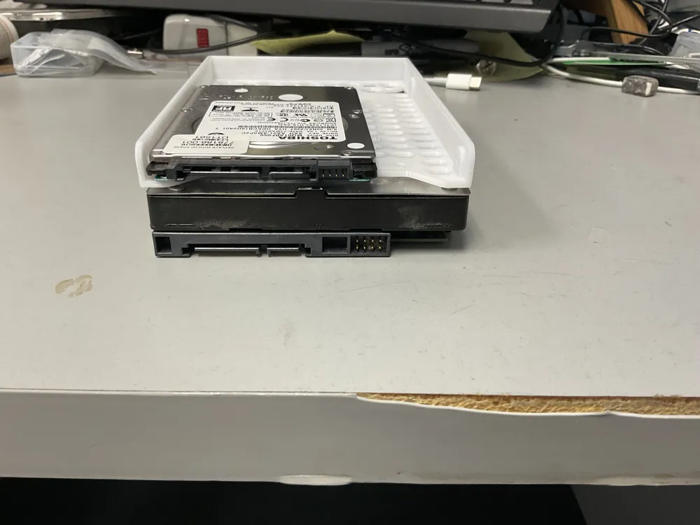 RAID 2.5" SSD to #.5" HDD Adapter Tray Remixed by Motome MakerWorld ...