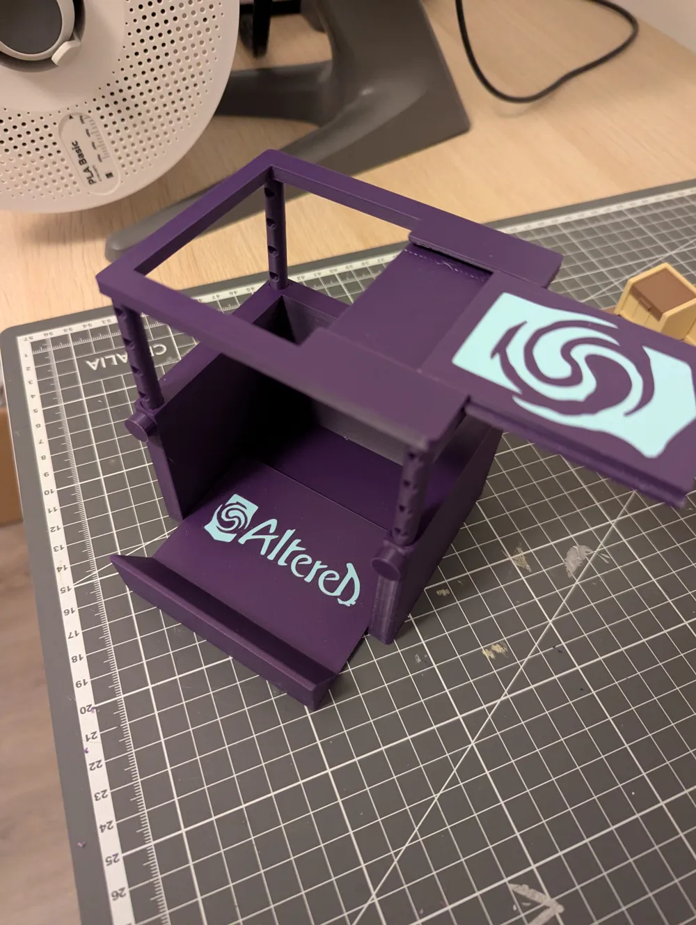 TCG Scan Box geänderte Version – Kostenloses 3D-Druckmodell – MakerWorld