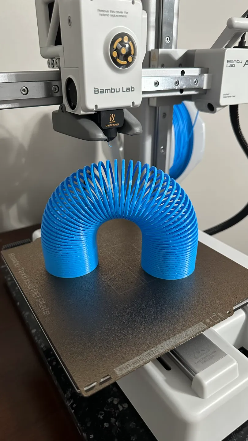 Slinky Alto da 3DCrafts MakerWorld: Scarica Modelli 3D Gratuiti