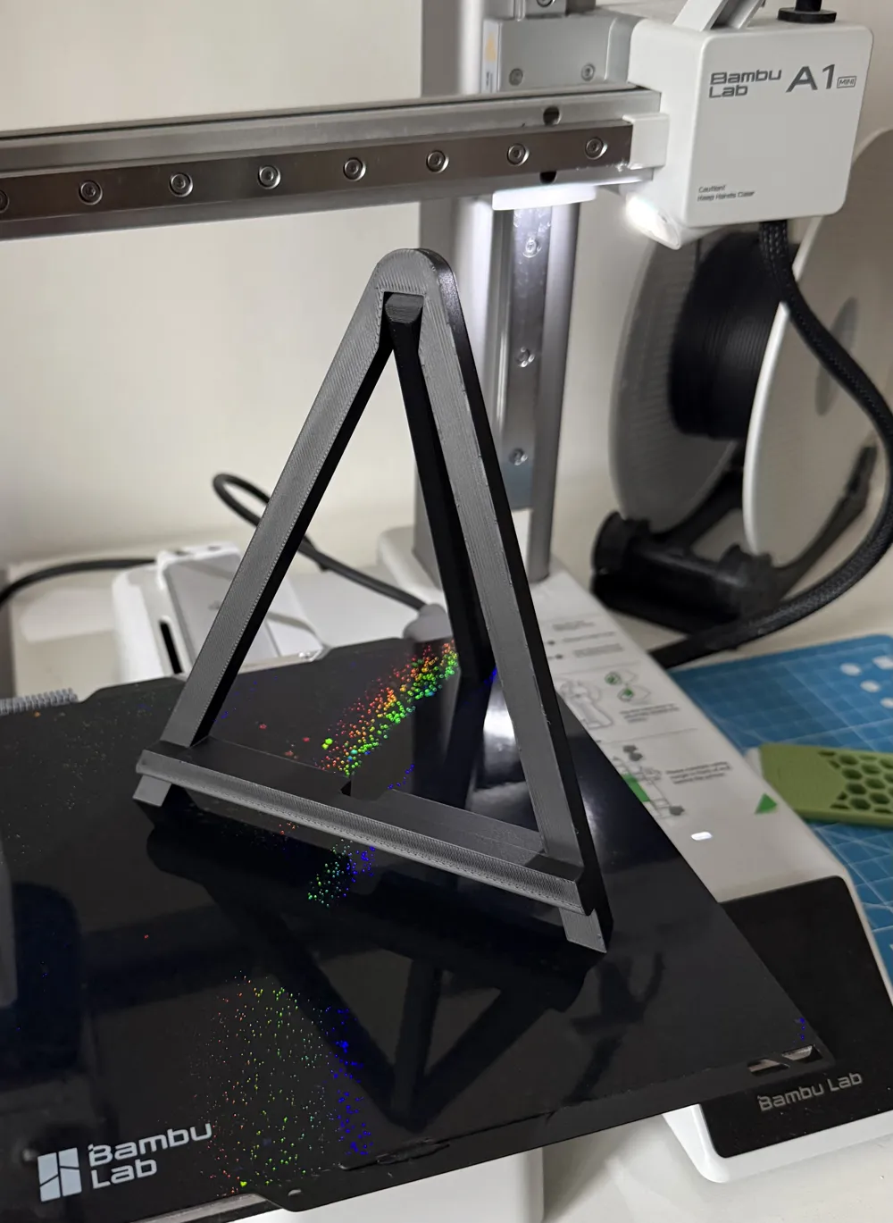 Easel / Easel (Print in Place) - Free 3D Print Model - MakerWorld