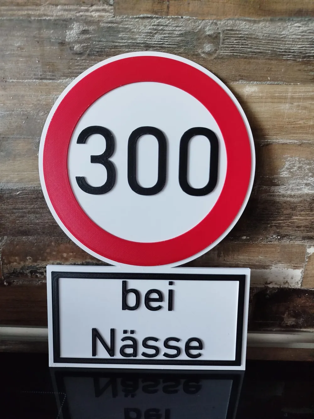 300 km/h – sur sol mouillé ! - Modèle d'Impression 3D Gratuit - MakerWorld