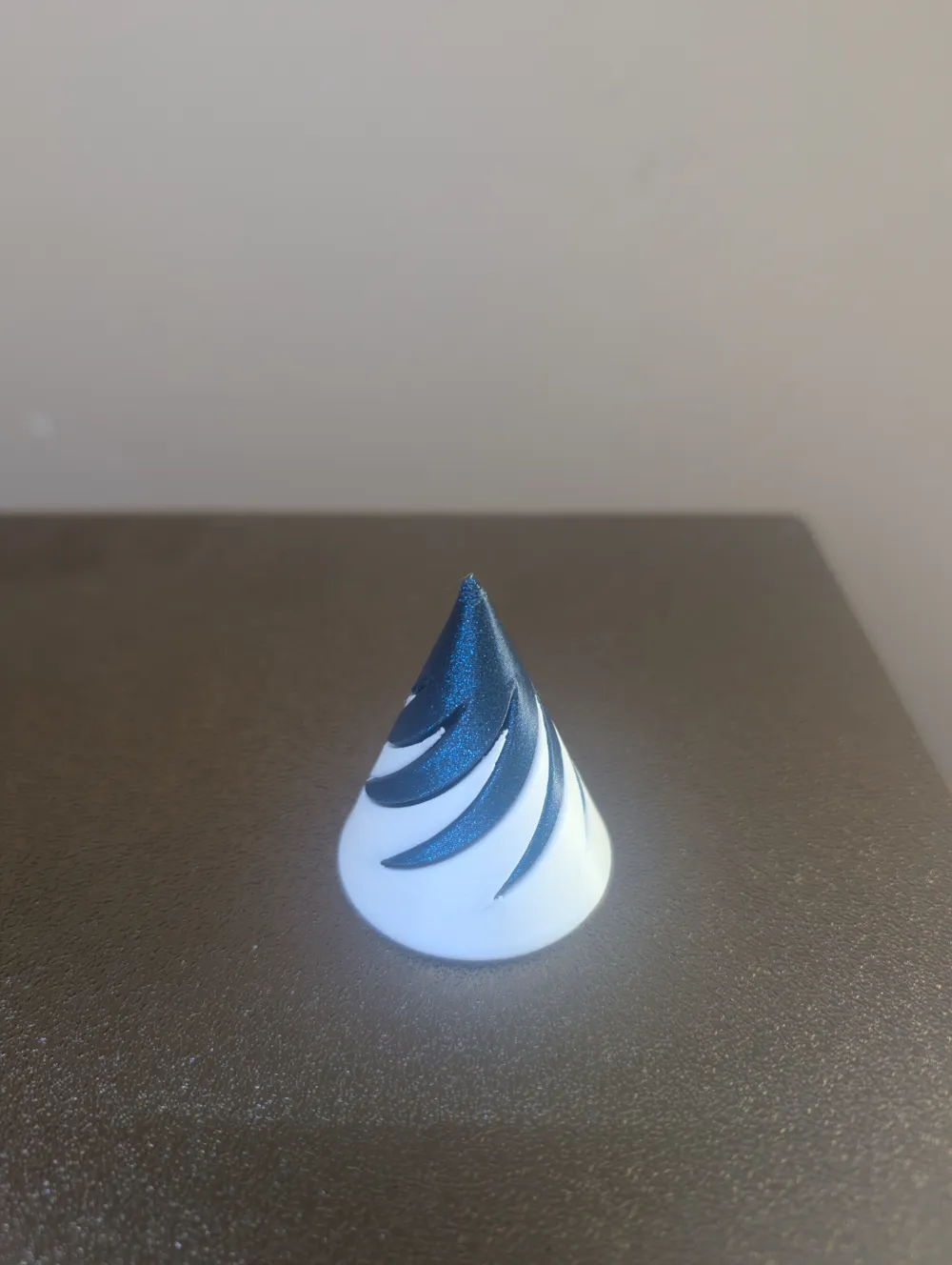 Cone Spiral Pass-Through Smooth - Free 3D Print Model - MakerWorld