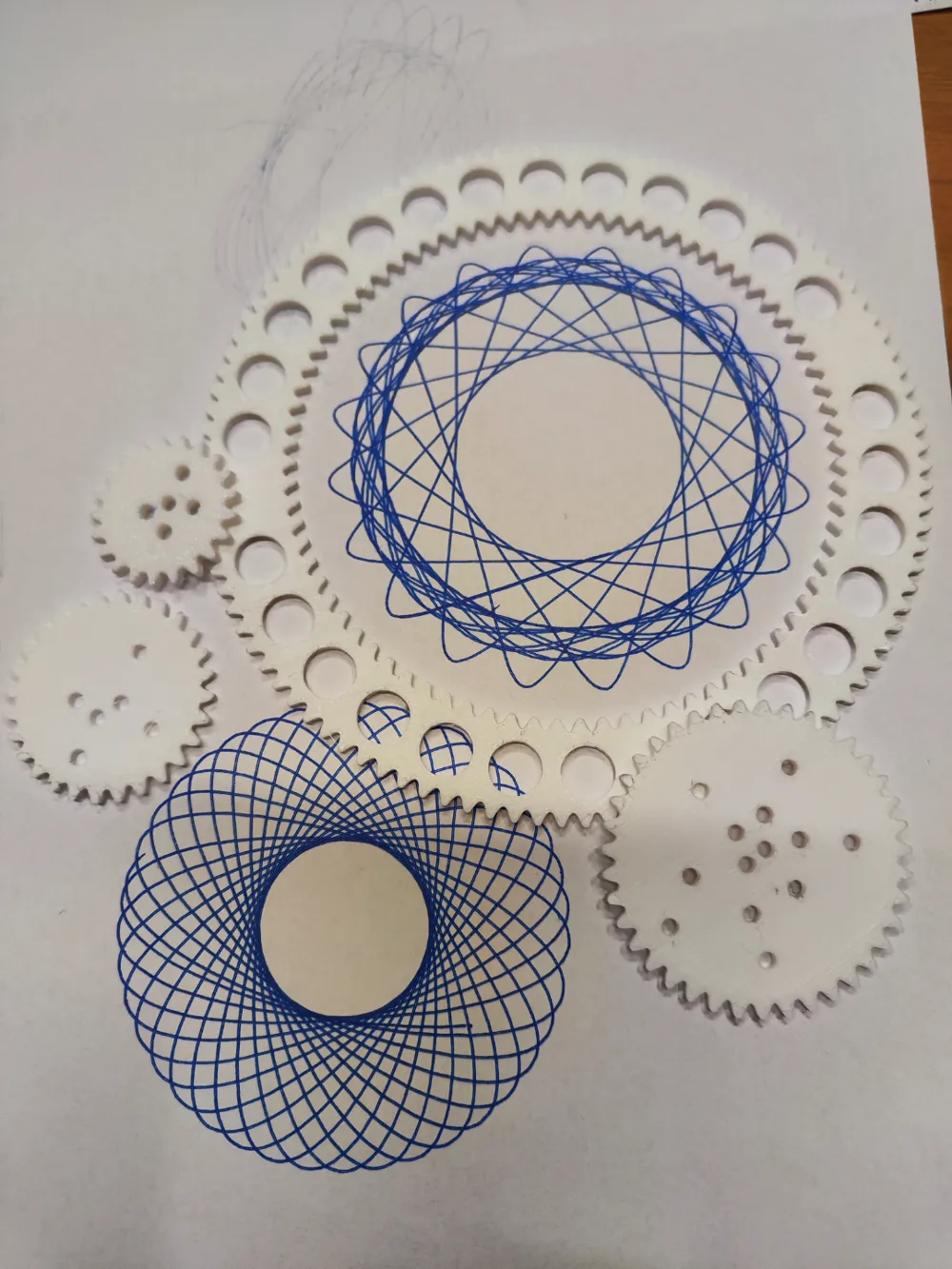 Spirograph simple by Creatività in 3D - MakerWorld