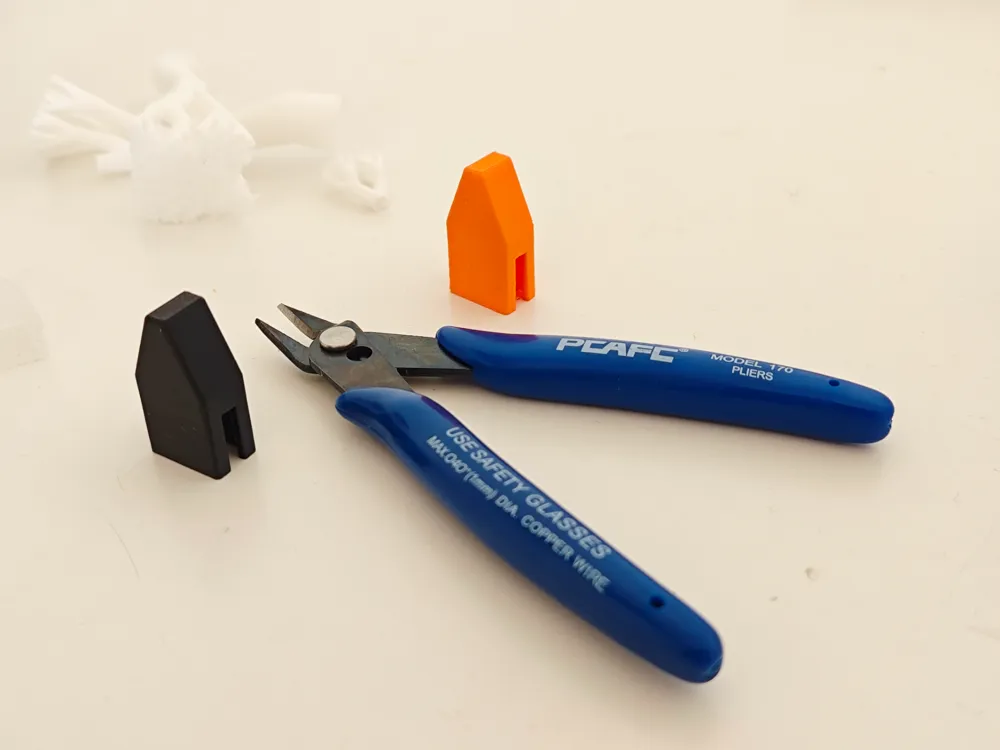 Cap for cutting pliers - as original by helder.bernardo - MakerWorld