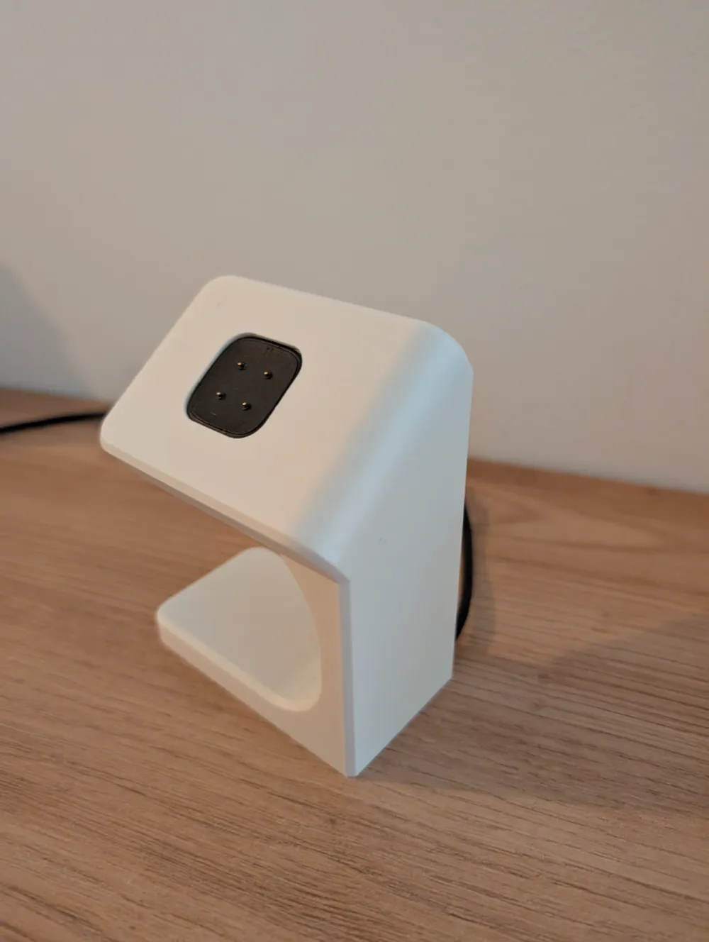 Fitbit Charging Stand (Versa 3, Versa 4, Sense 2) - Free 3D Print Model ...