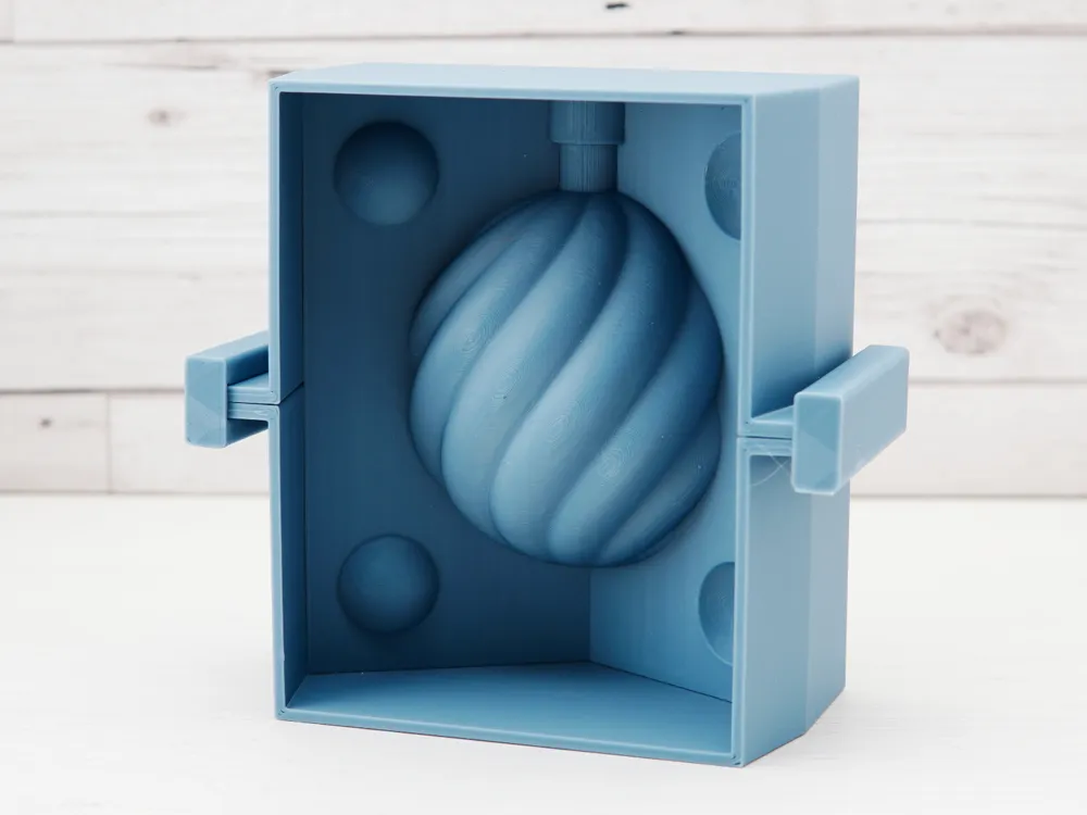 3 Part Twist Bauble Mould for Slipcasting (v1) - Free 3D Print Model ...