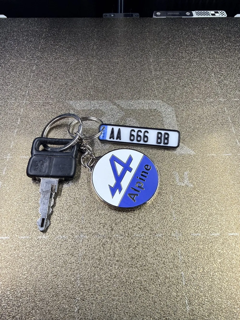 Customizable license plate key chain - Free 3D Print Model - MakerWorld