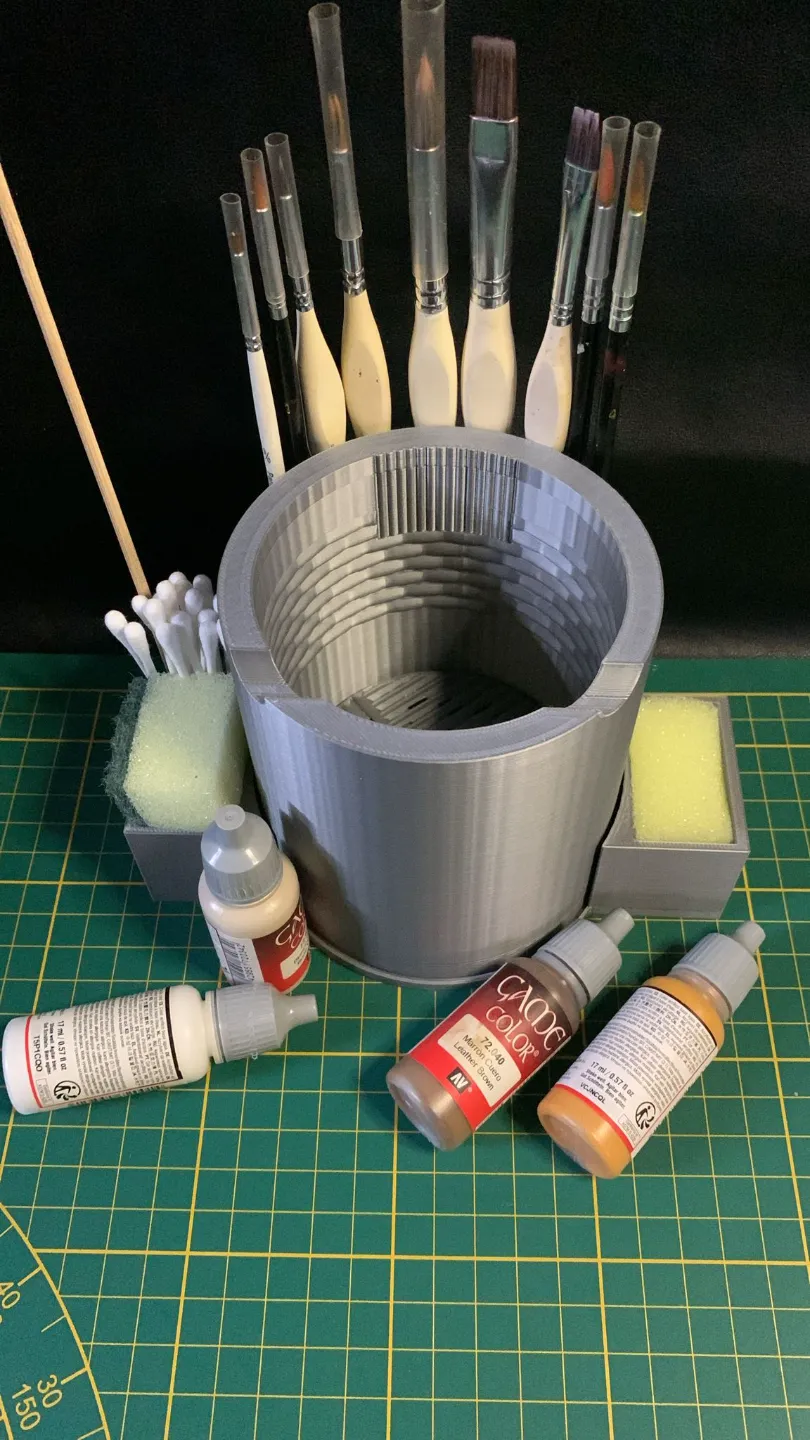 The MPDS (The miniature Paint Battle Station) by Valkyrie Forge ...