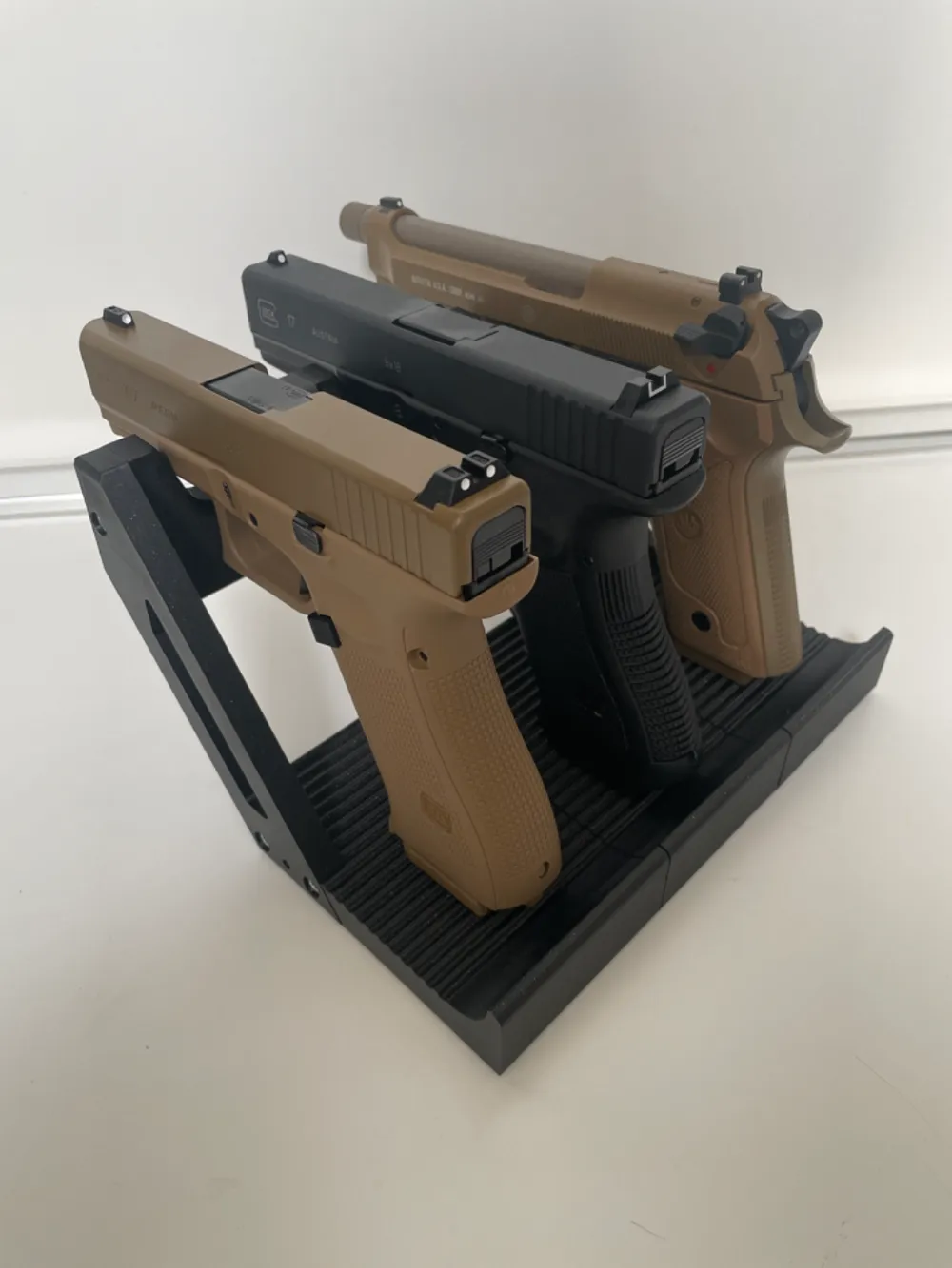 Modular pistol/gun rack "lite" (Glock, Sig, Ruger) - Free 3D Print ...
