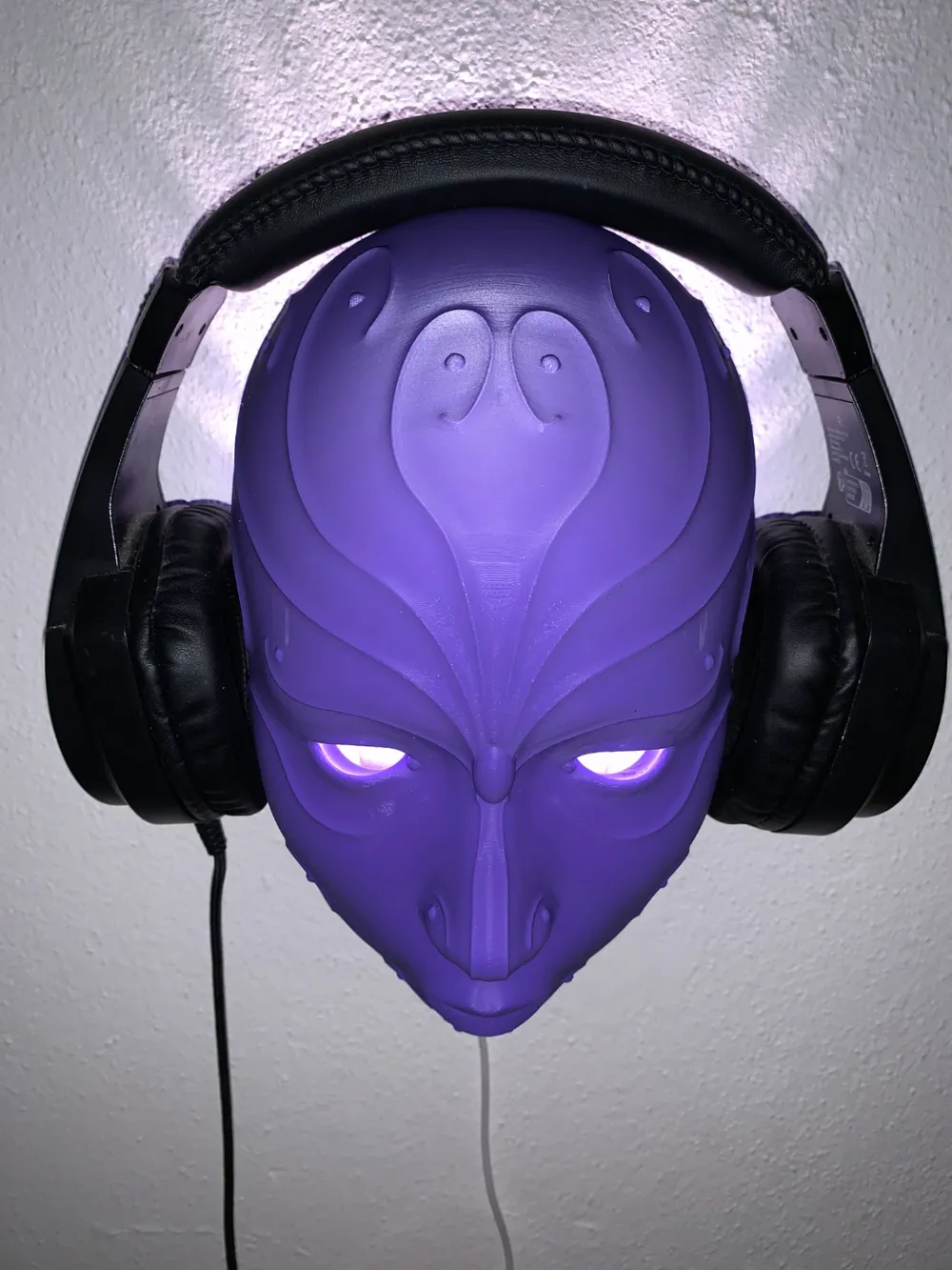 Headset Wall Throne by Valkyrie Forge - MakerWorld