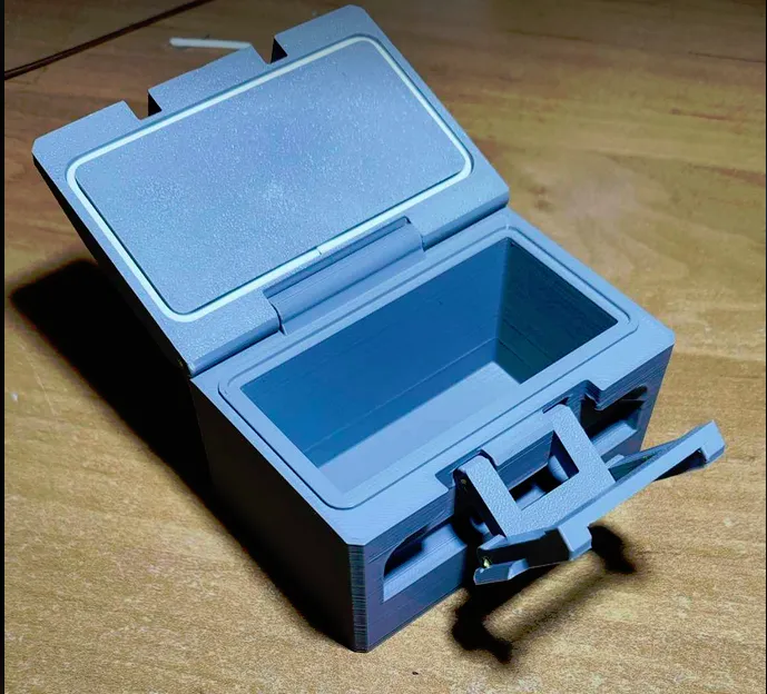 Sealed box with latch (100% printable) - Free 3D Print Model - MakerWorld