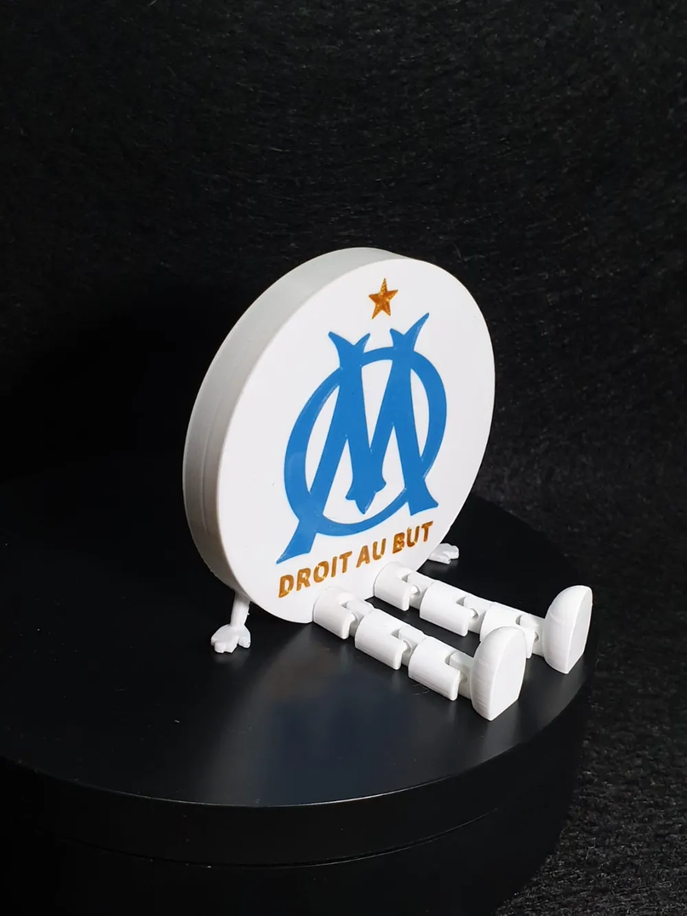 Olympique de Marseille crest with articulated legs by PipodV ...