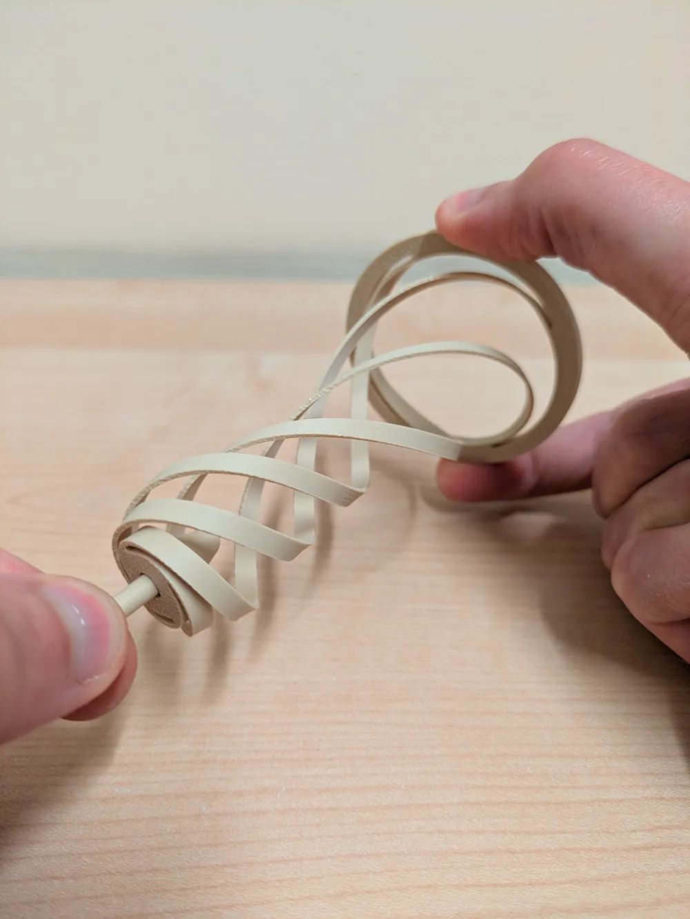 Circular Spring Slingshot with target and ammo by Mathias MakerWorld ...