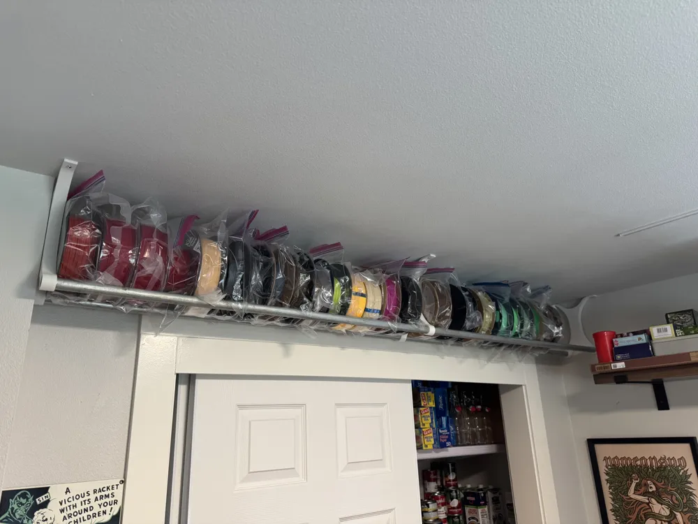 Rangement de filament monté au plafond - Modèle d'Impression 3D Gratuit ...