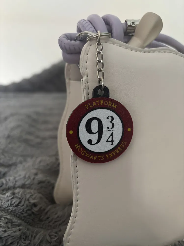 Harry Potter 9 3/4 Keychain by Ivan MakerWorld: Download Free 3D Models