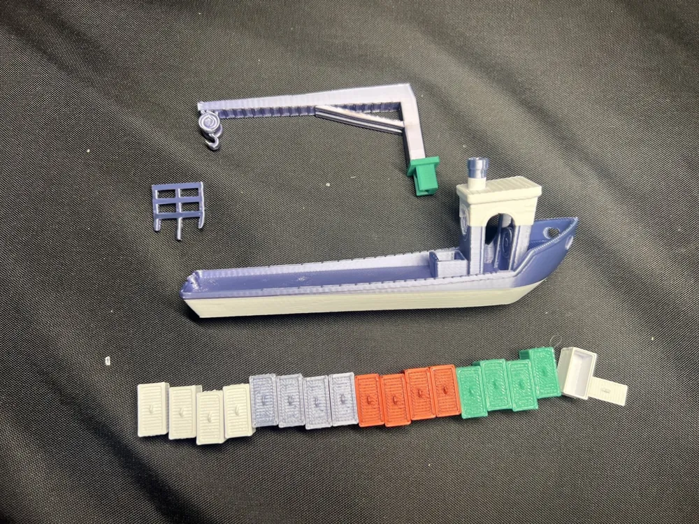 Mini Cargo Ship boat – Remixed Edition by AT62 MakerWorld: Download ...