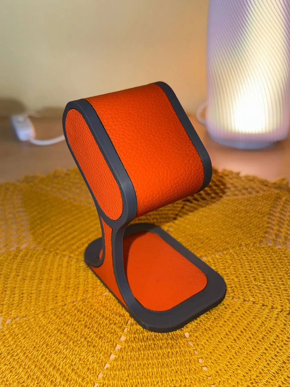Elegant Watch Stand - Free 3D Print Model - MakerWorld