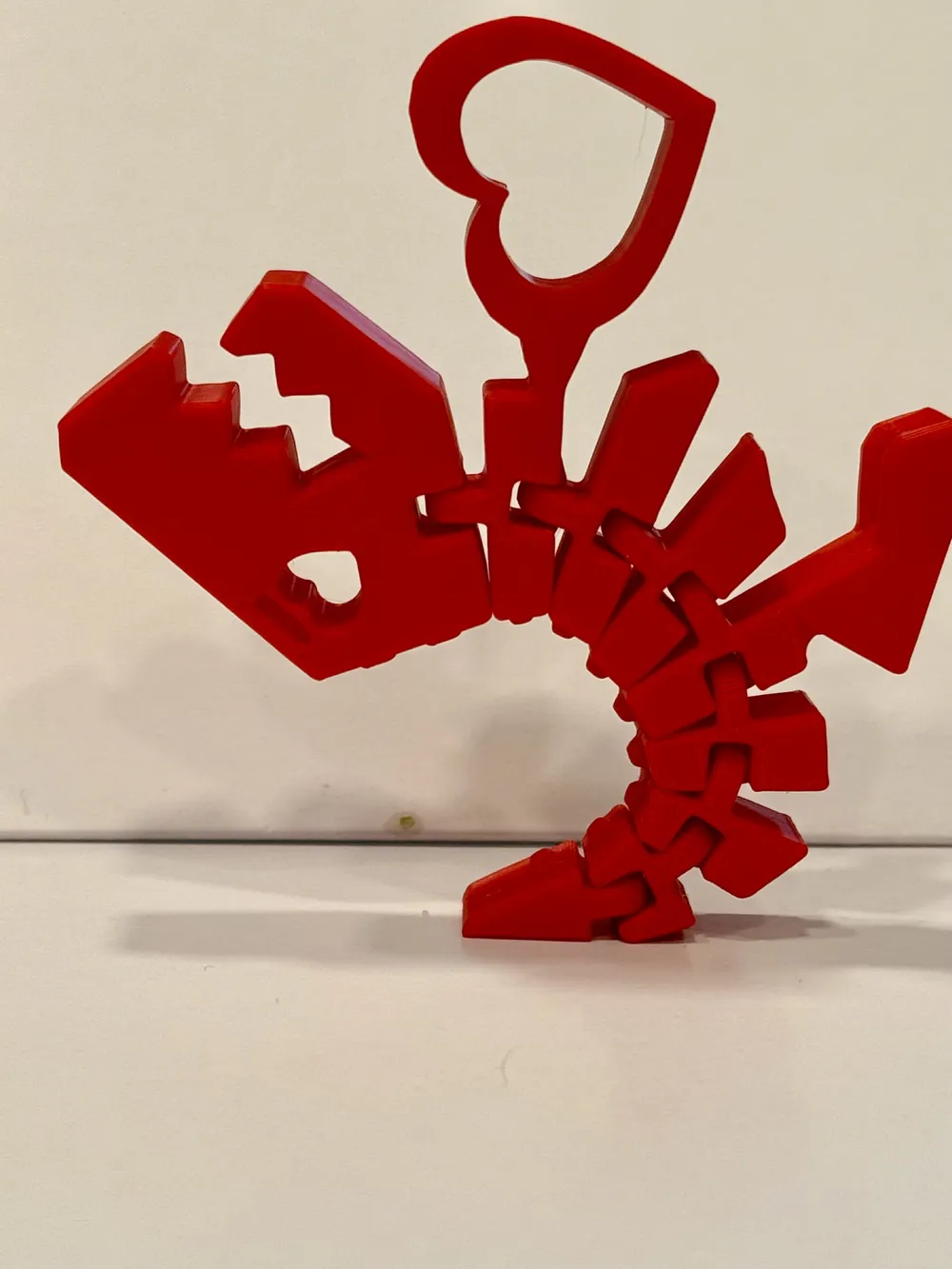 Flexi Rex sosteniendo un corazón de San Valentín - Modelo de impresión ...