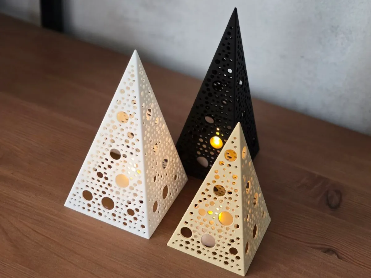 Cozy Pyramid Christmas Tree - Tealight Compatible by Robota MakerWorld ...