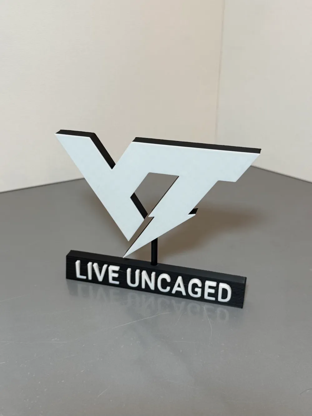 YT Industries Live Uncaged Floating Sign / Display by Jrosen73 - MakerWorld