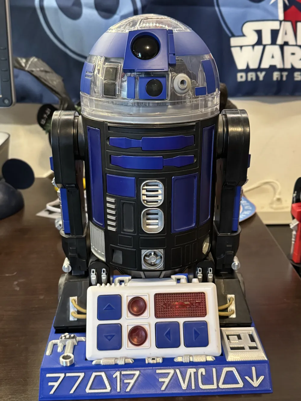 Droid Depot R-Unit & Remote Display Stand by Divemaster MakerWorld ...