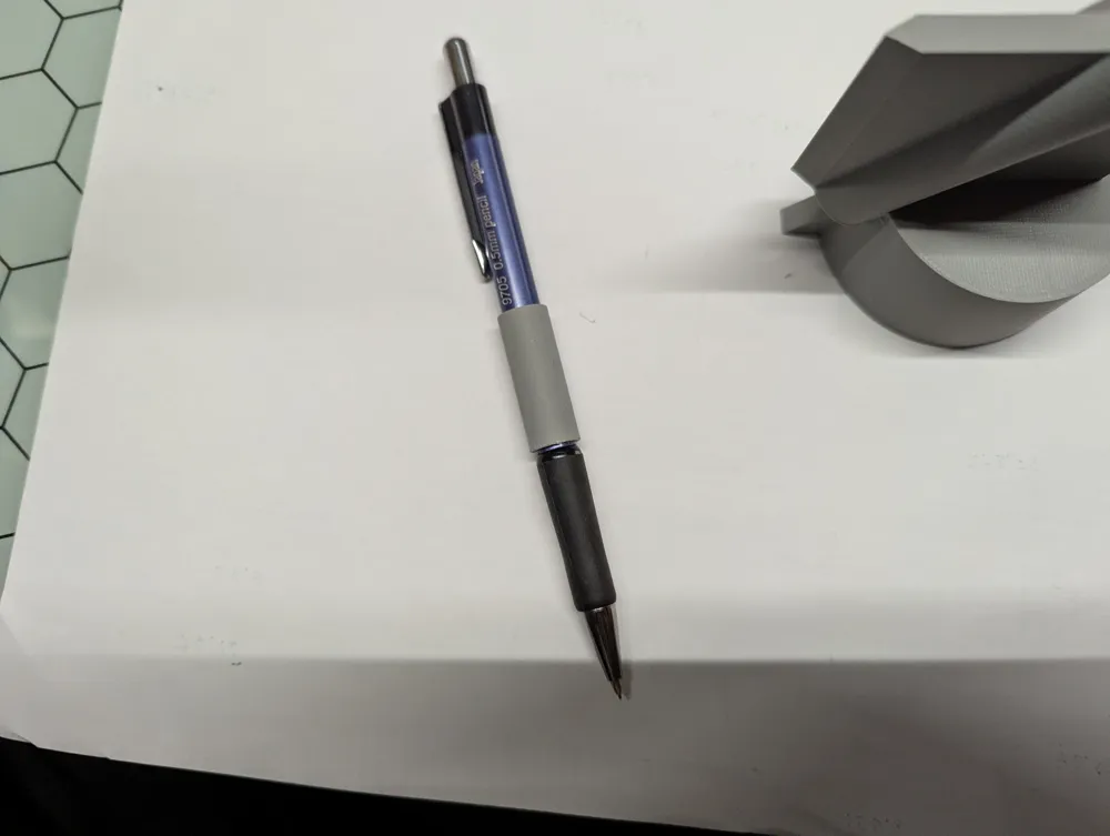 Square tracing pencil holder by Simon Boucher - MakerWorld