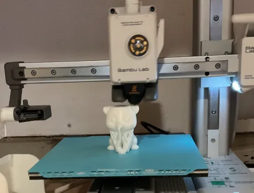 Cute polar bear with crown by emperor endy - MakerWorld