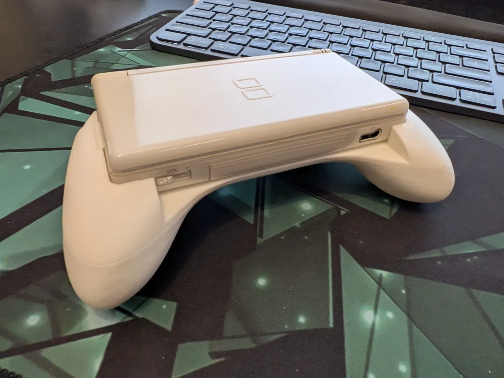 Nintendo DS Lite Ergonomic Grip Remix - Free 3D Print Model - MakerWorld