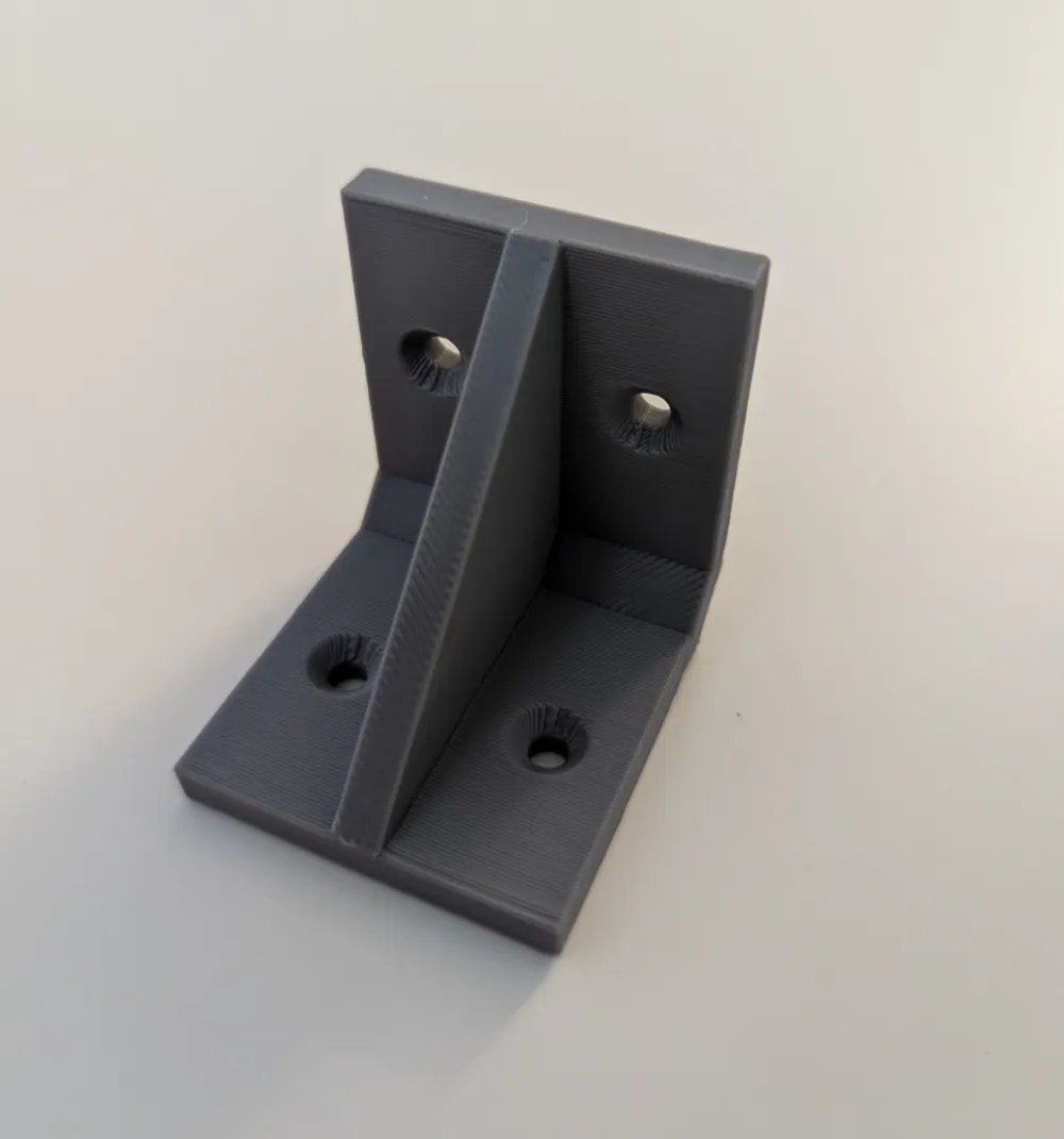 90-Degree Bracket with Reinforcing Rib 40mm M4 by MMC3D MakerWorld ...