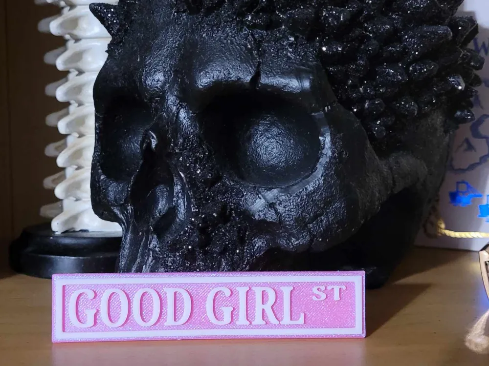 Bookshelf Sign - Good Girl (Mult. Options) by TheForbiddenNerd - MakerWorld