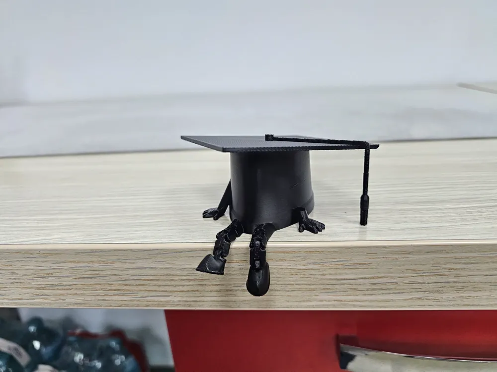 Articulated Flexi Graduation Cap Buddy Gift by Ireality MakerWorld ...