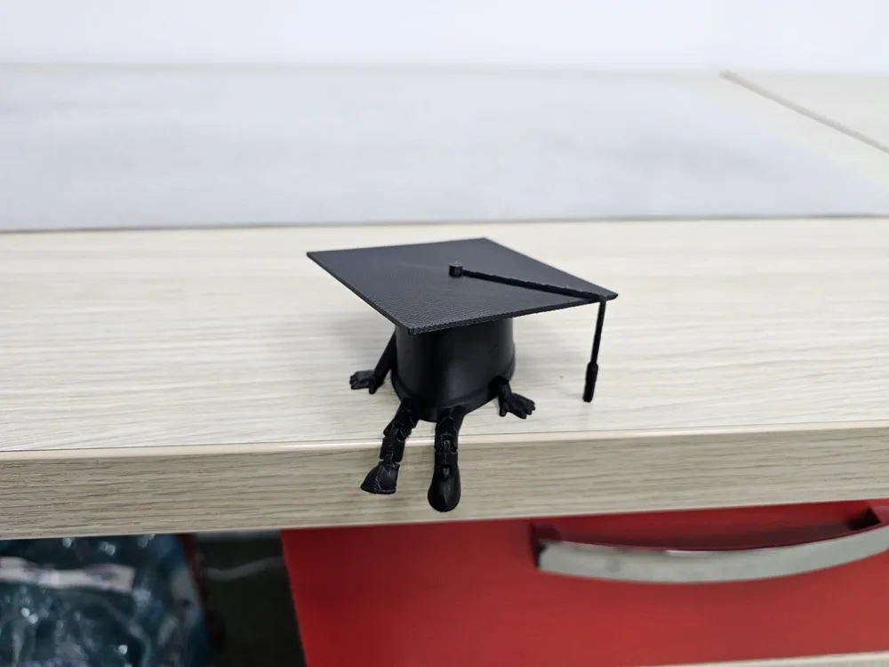 Articulated Flexi Graduation Cap Buddy Gift by Ireality MakerWorld ...