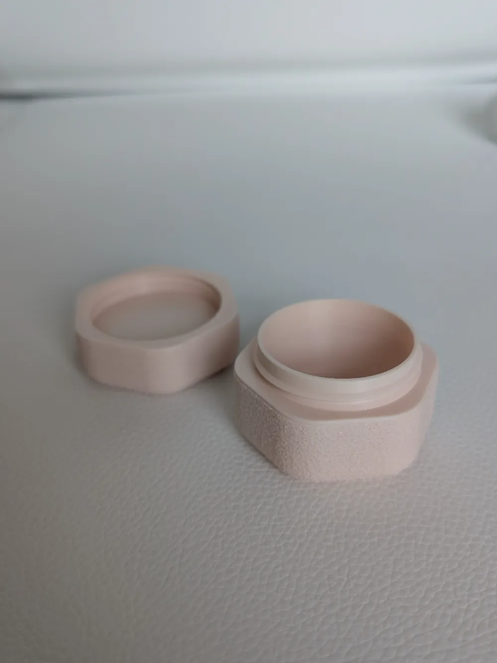 Travel Capsule by Gregmus MakerWorld: Download Free 3D Models