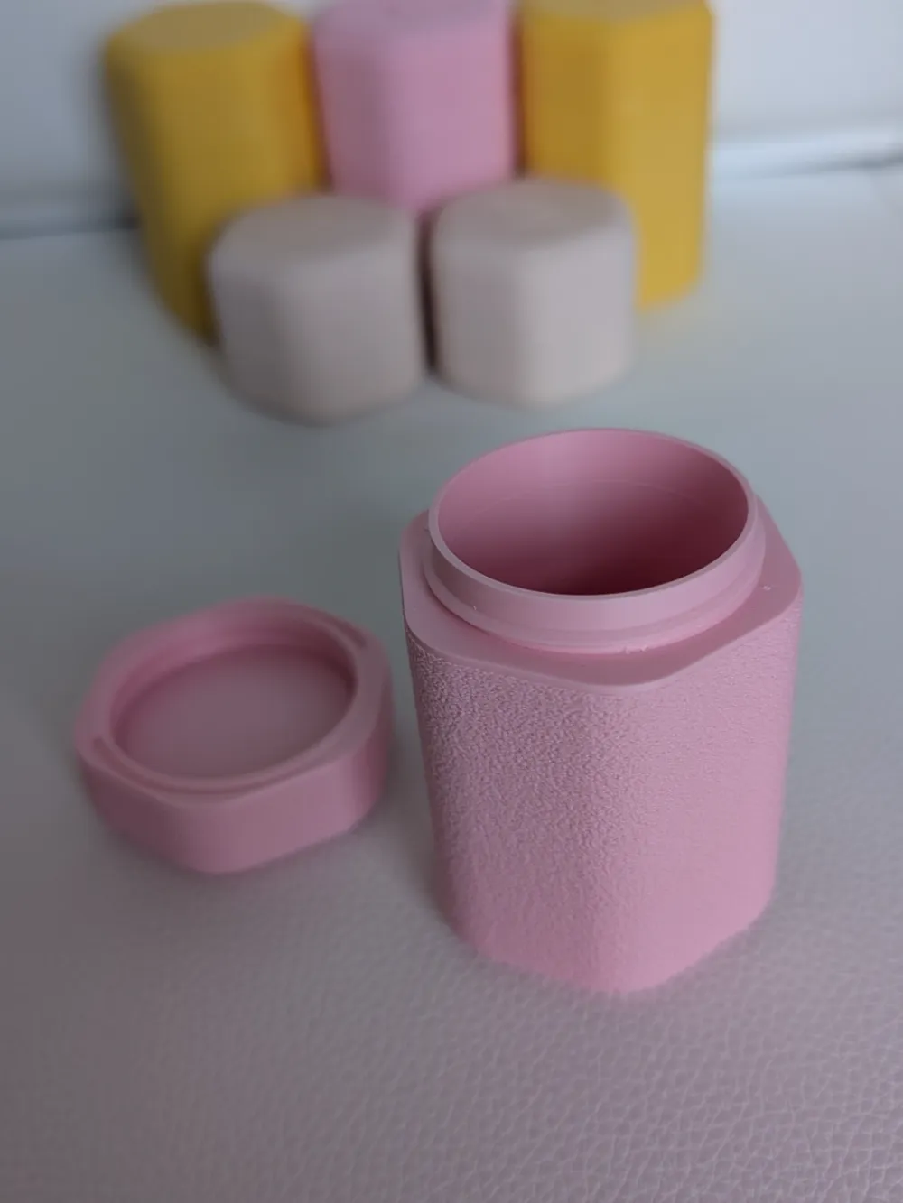 Travel Capsule by Gregmus MakerWorld: Download Free 3D Models