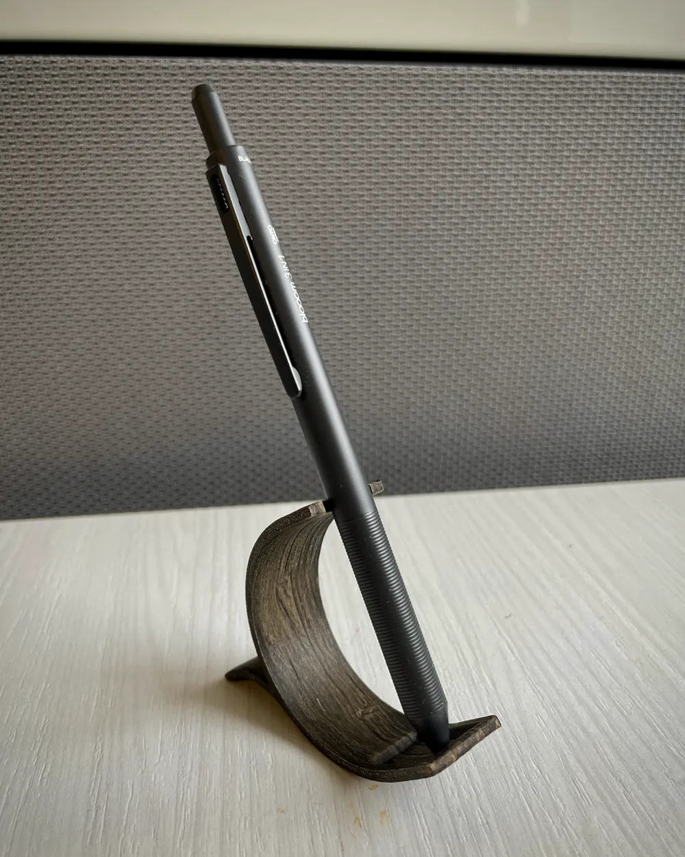 Wood-Like Standup Pen Display by My3DPrince - MakerWorld