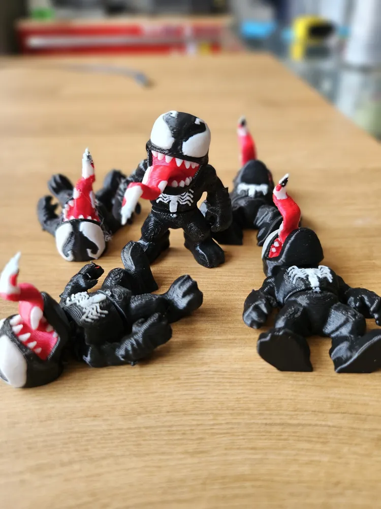 Venom Micro Hero articulating flexi by MadMonkey3D MakerWorld: Download ...